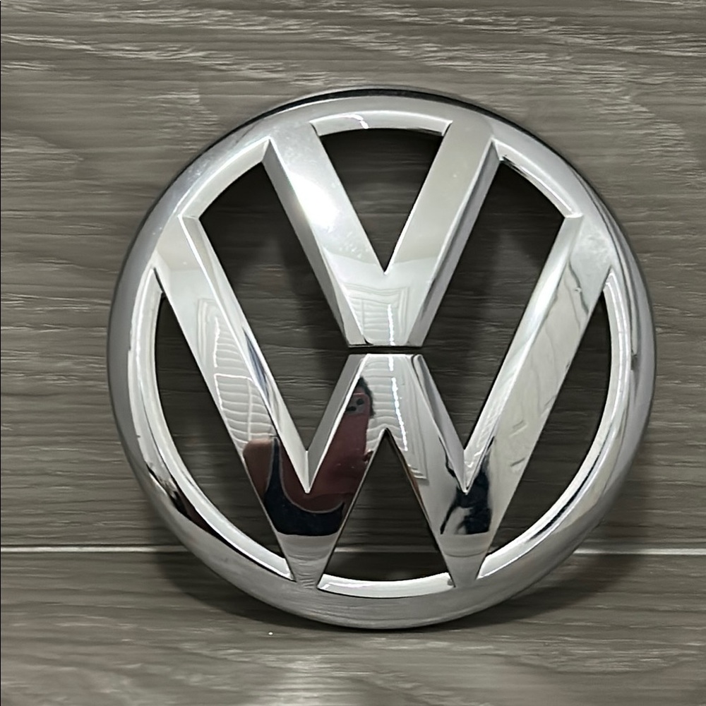 Vw Volkswagen Front Emblem Without Back Pins - Gem